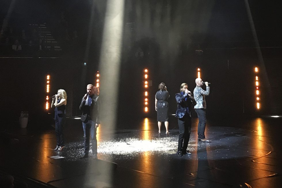 21-vuotiaan Rajaton-lauluyhtyeen CD:t eivät jouda kiekkoammuntaan ...