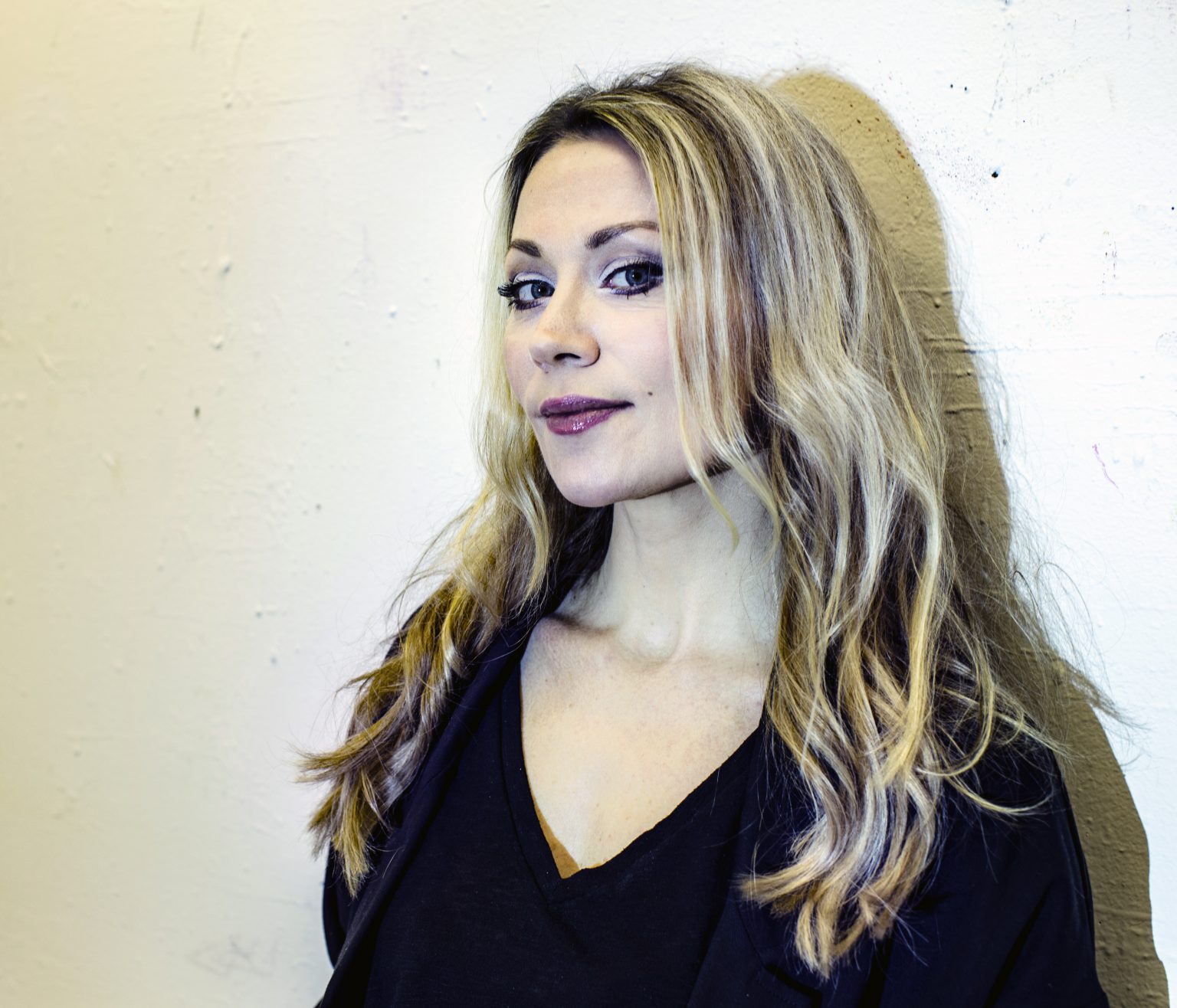 Anna Eriksson valmistelee toista elokuvaansa – myös keikkalavat ...